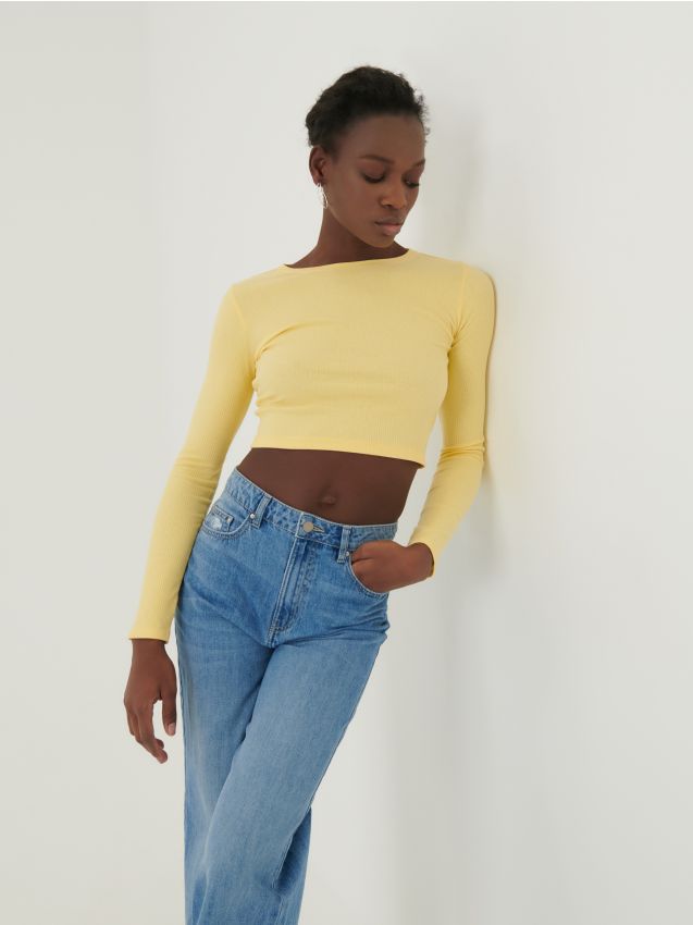 Krótkie crop topy damskie w sklepie Sinsay